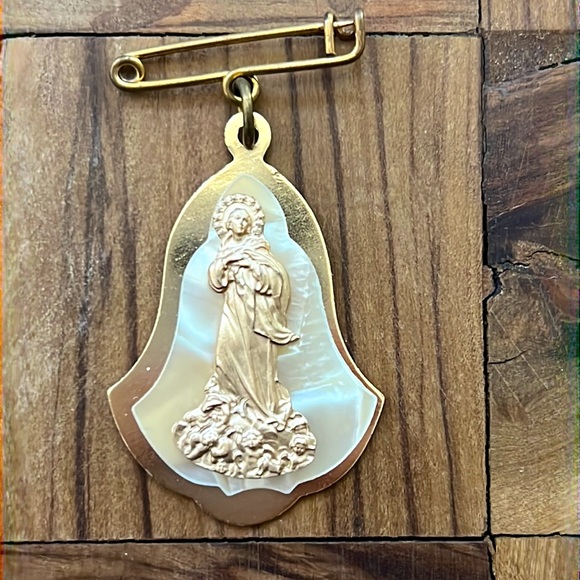 Vintage | Jewelry | Vintage Religious Pendant Brooch | Poshmark